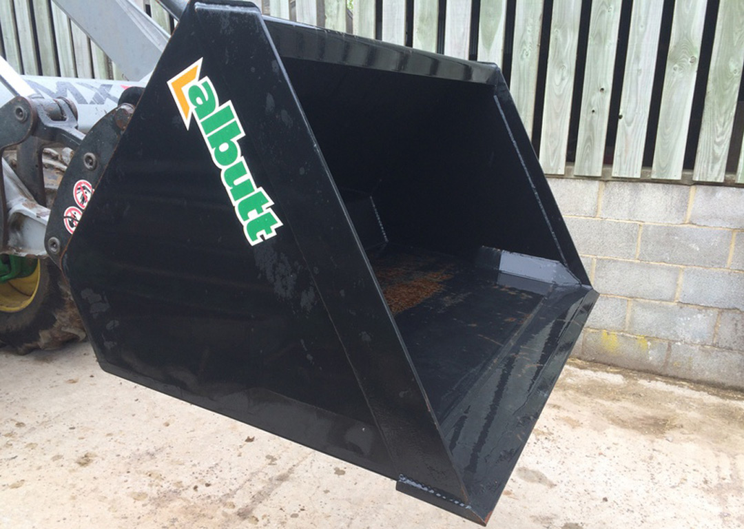 albutt_rehandling_bucket_1 | Blackdown FarmServices